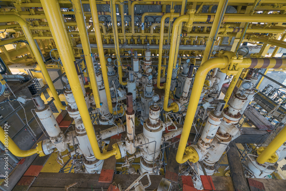 Offshore oil and gas wellhead remote platform, piping and safety valve ...