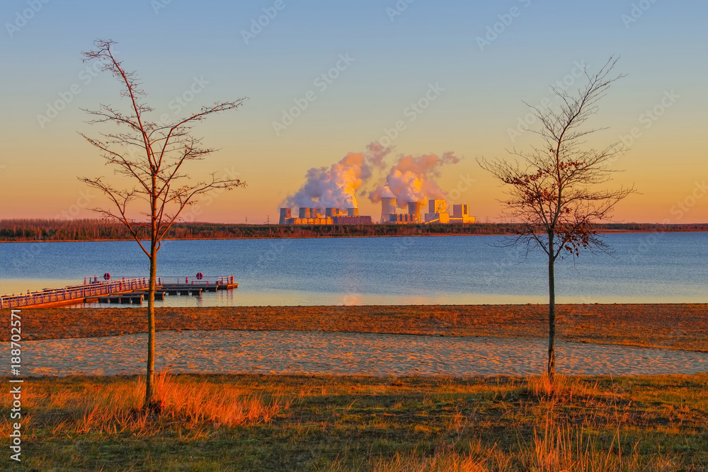 Baerwalder See und Kraftwerk Boxberg - Baerwalder lake and power plant ...