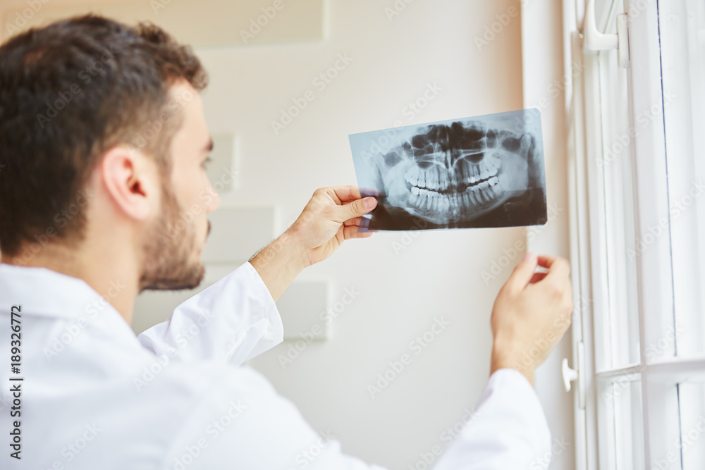 Radiologe und Zahnarzt Stock Photo | Adobe Stock