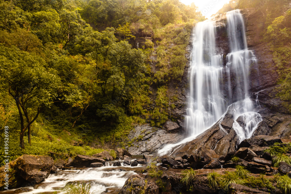 Foto de Hebbe falls in Chikmagalur, Karnataka, India. Beautiful ...