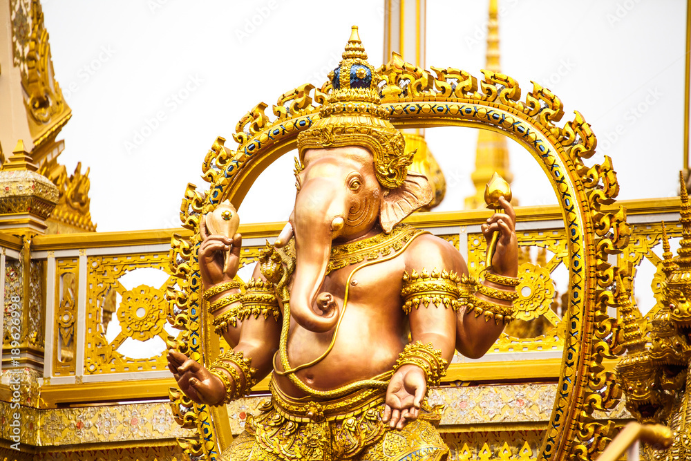 Statues of deities in Hinduism The royal funeral pyre decorated with ...