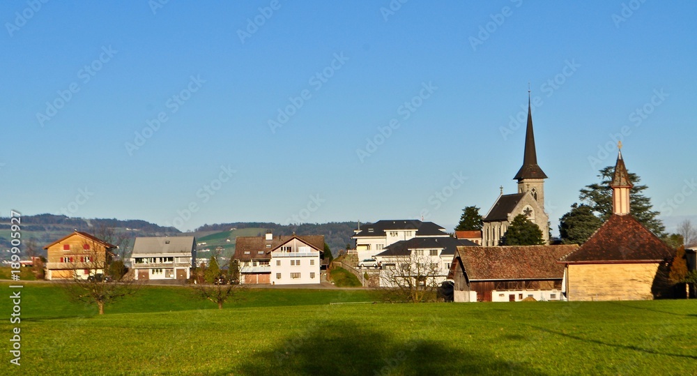 Foto de Dorf Arth Goldau am Zugersee mit Kirche im Kanton Schwyz, mit ...