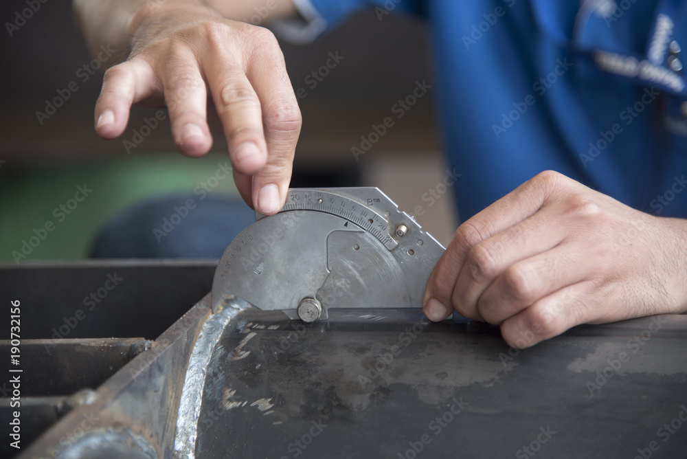 Inspection weld by welding gauge for dimension weld in construction ...