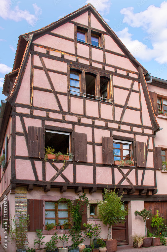 Colmar. Maisons typiques alsaciennes à colombages, Haut Rhin, Alsace ...