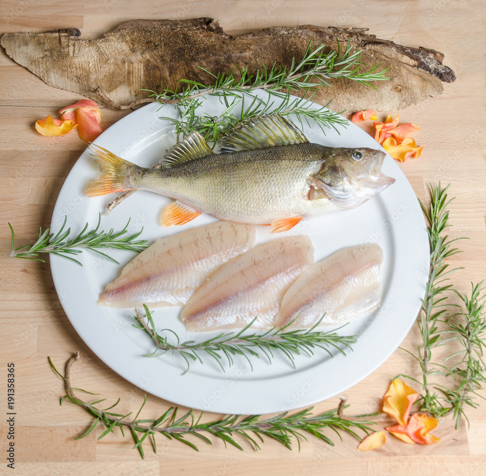 Kretzer Barsch Egli Bodensee Filet Stock-Foto | Adobe Stock
