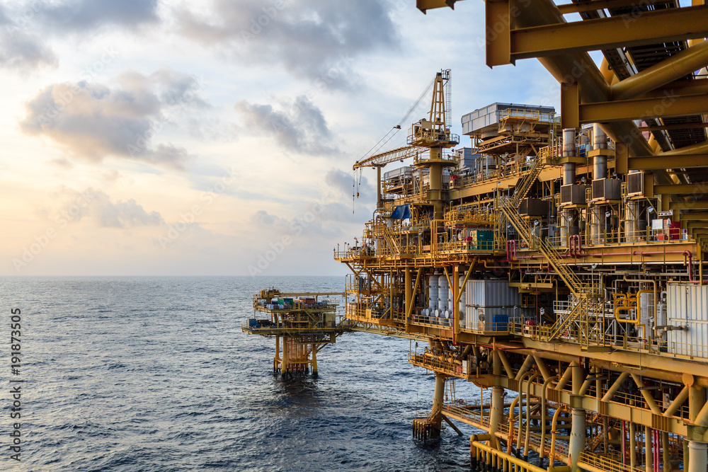 Offshore oil and Gas central processing platform and remote platform ...