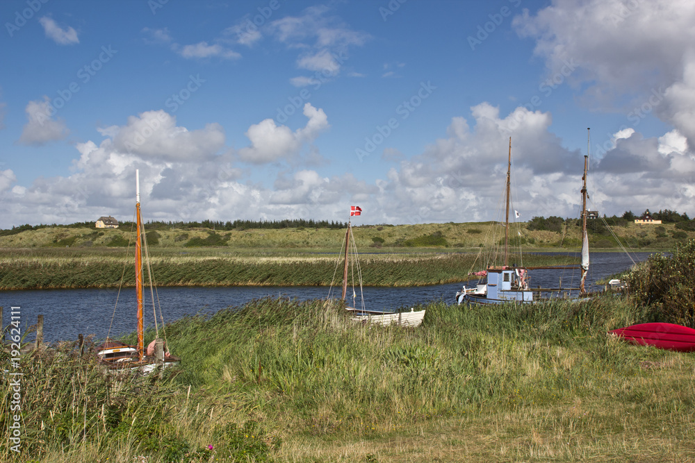 Altes Segelboot am Bootssteg Stock Photo | Adobe Stock
