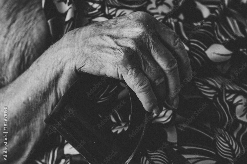 Poster Old hands – Wall Art | UkPosters