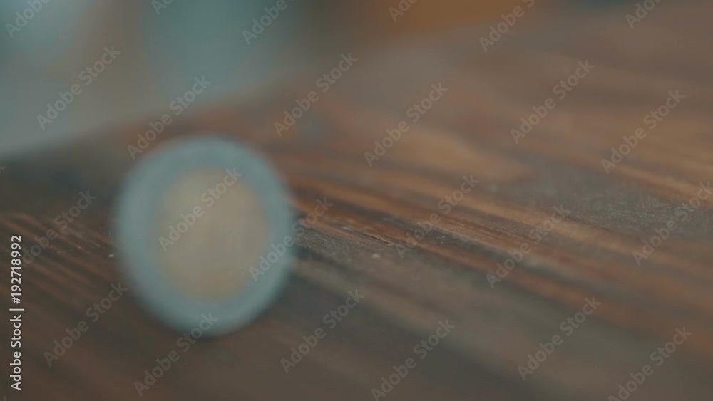 Stockvideo Coin Flip in Slow Motion with Alpha: A quarter flips through ...