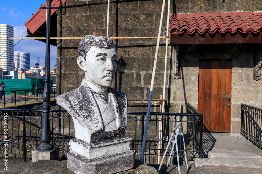 Jose Rizal sculpture at Spanish colonial Fort Santiago in Manila ...