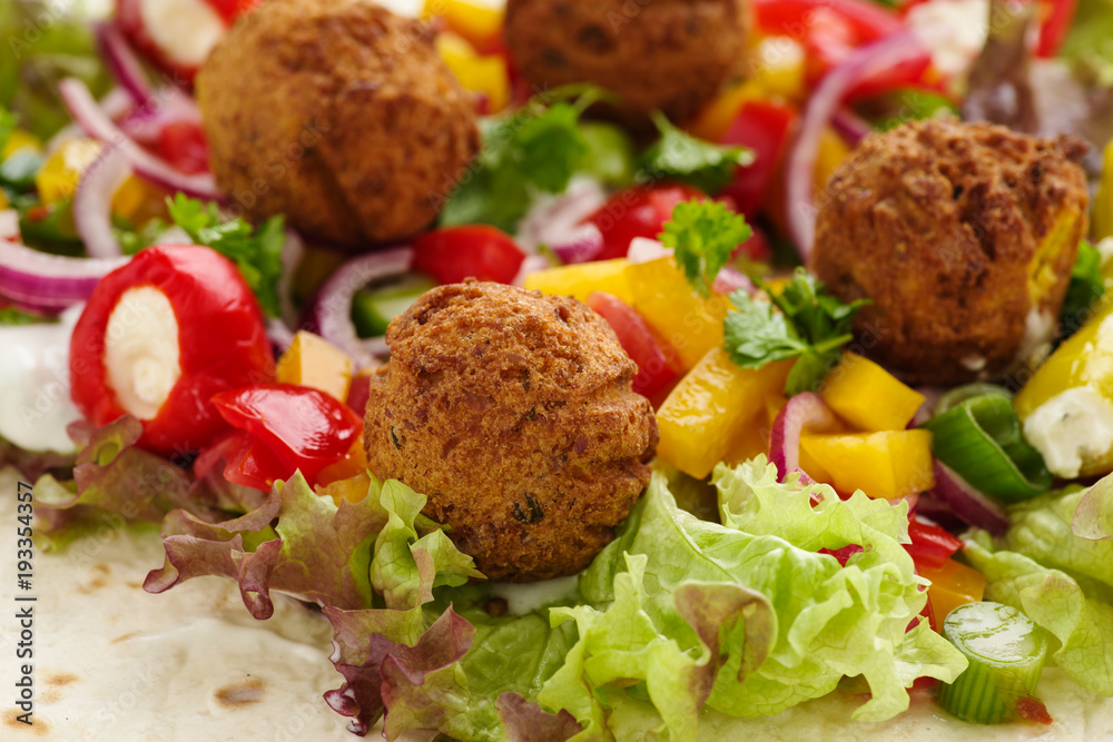 Falafel Dürüm Stock-Foto | Adobe Stock