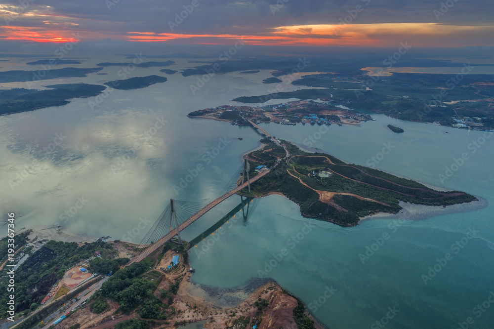 Foto de The Barelang Bridge a chain of 6 bridges that connect the ...