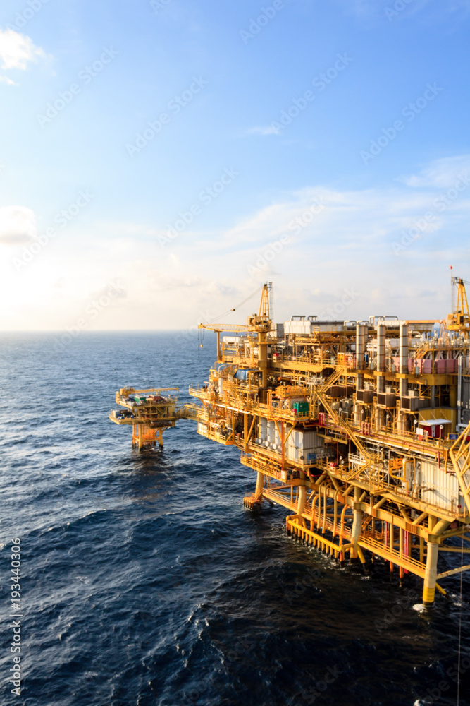 Offshore oil and Gas central processing platform and remote platform ...