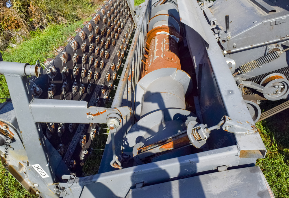 Harvest part of combine harvester. Trailer Hitch for tractors and ...