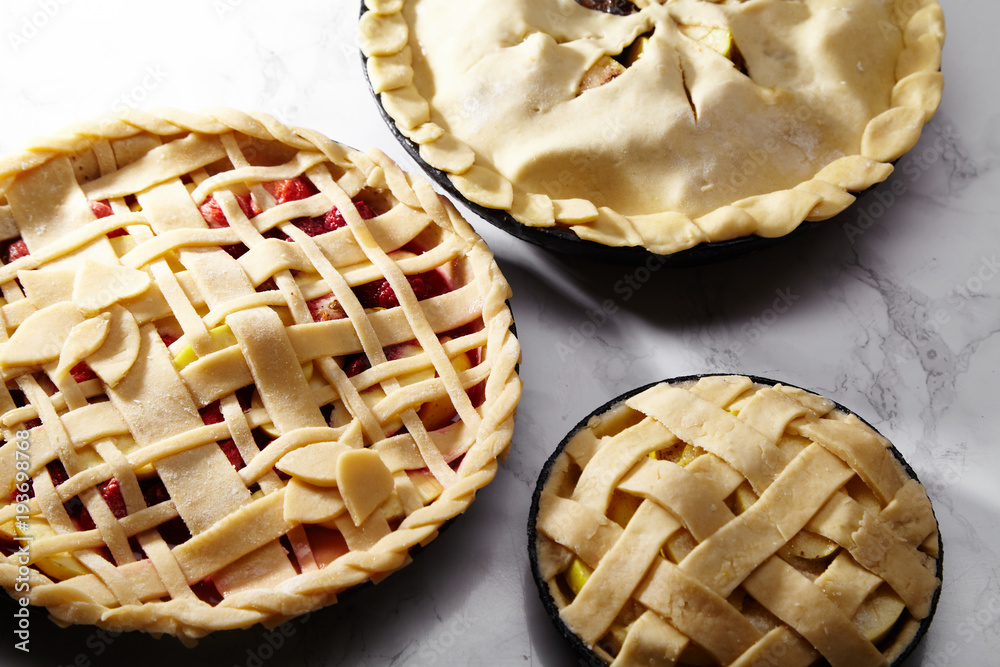 Pie crust design ideas - various ways of pie decoration with lattice ...