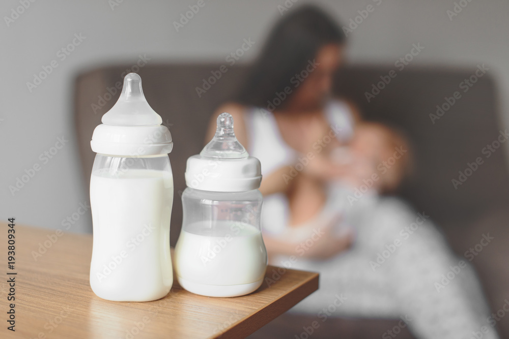 Breast feed bottle store