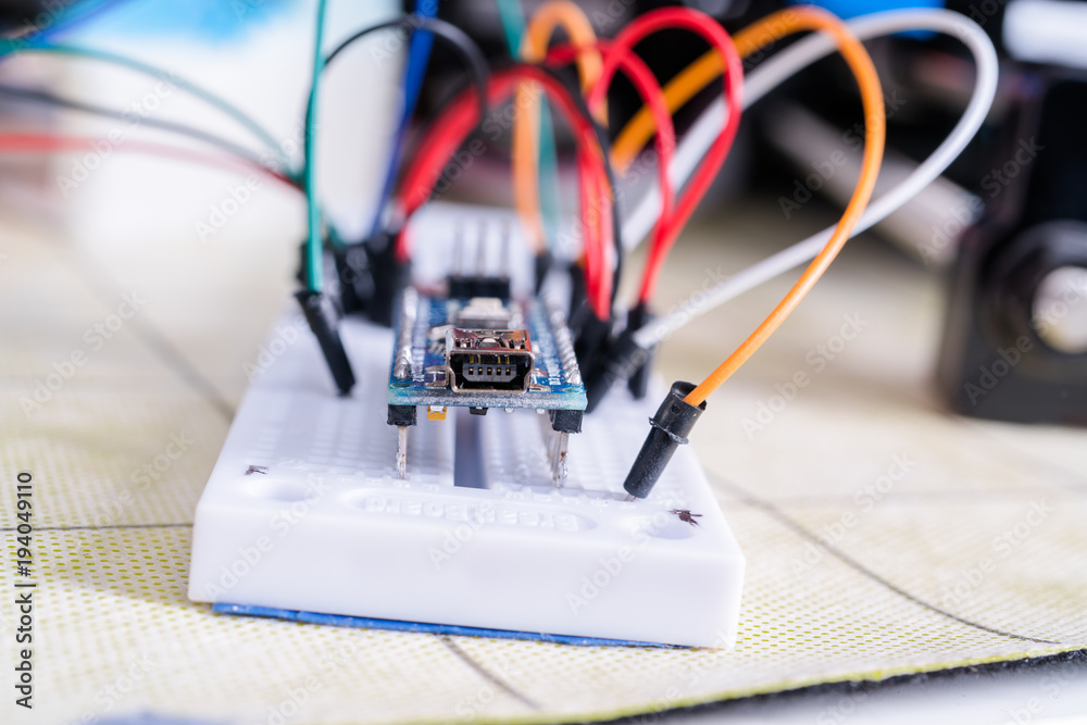 Poster Breadboard connected to Arduino – Wall Art | UkPosters