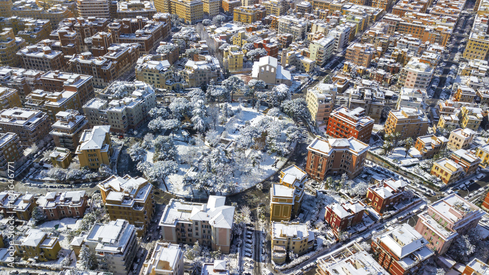 Foto de Aerial view of a group of buildings in the Tuscolana district ...