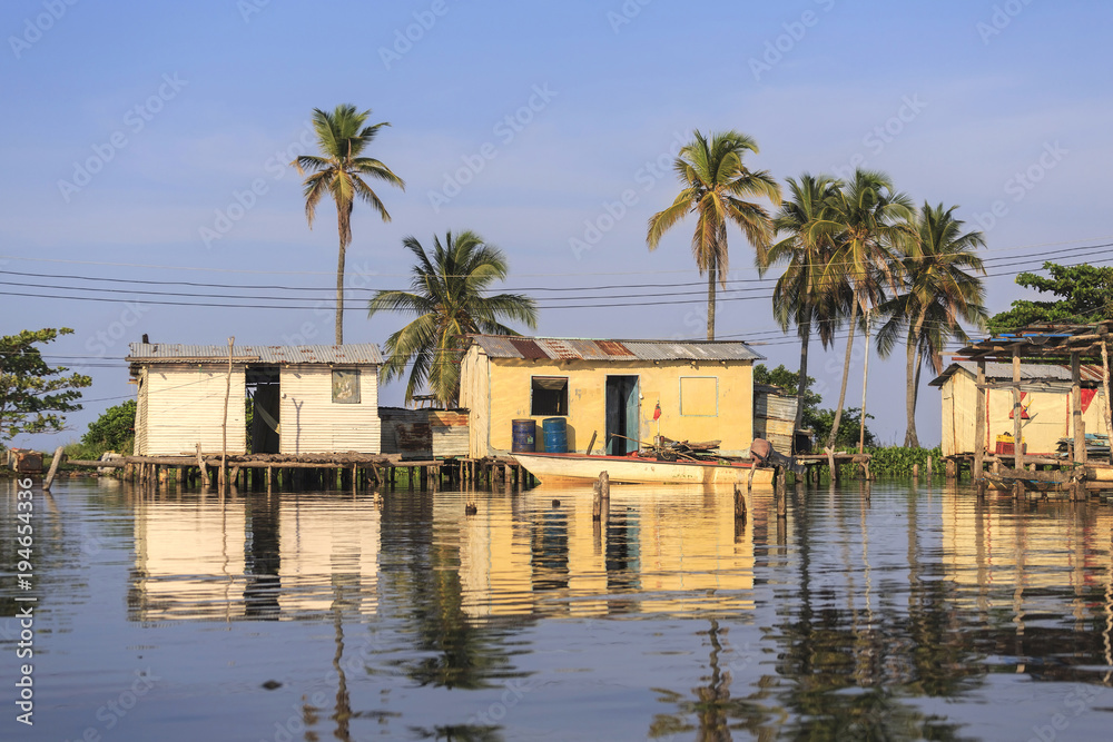 Houses on stilts in the village of Ologa, Lake Maracaibo, Venezuela ...