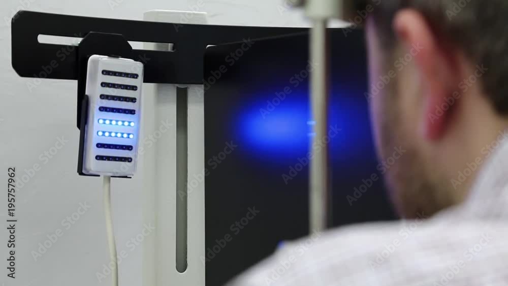 Vidéo Stock Apparatus for dynamic phototherapy. Patient in ...