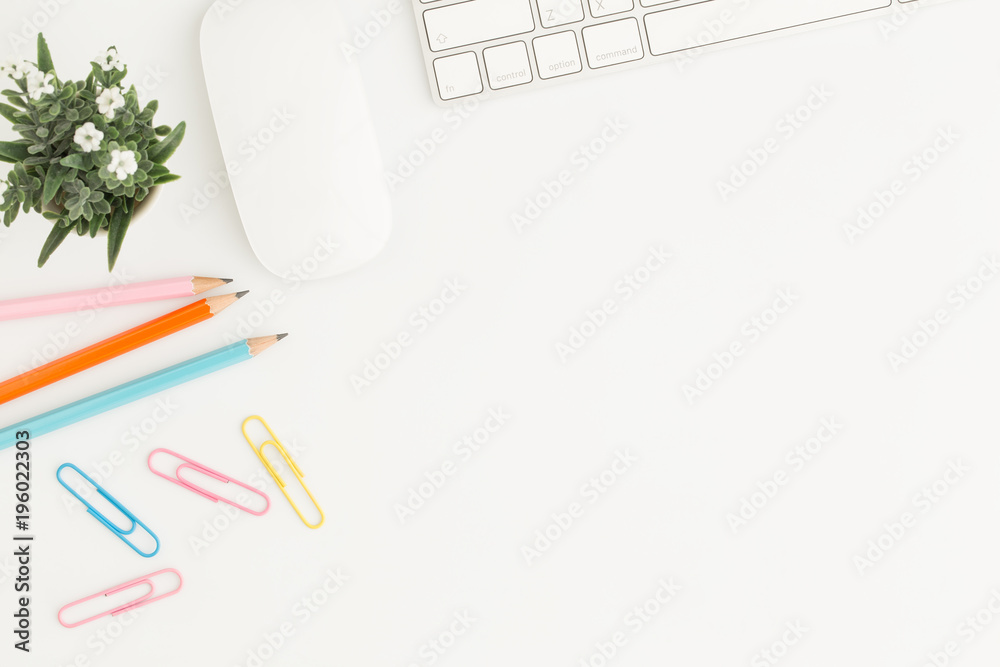 Flat lay photo of office desk with mouse and keyboard White copy space ...