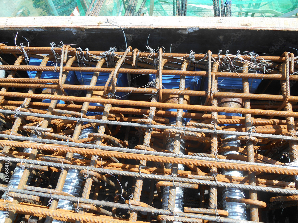 Pre-stress cable and tendons in lay in between floor slab reinforcement ...