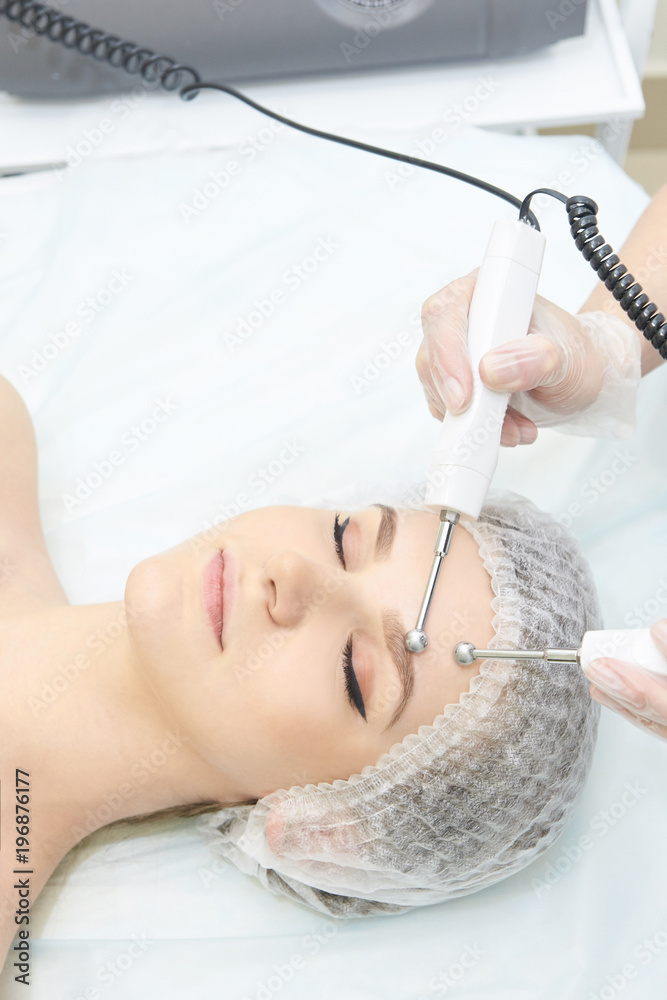 Microcurrent technology equipment. Body, face, decollete, chin, nose ...