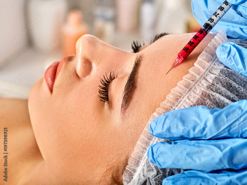 Foto de Filler injection for female forehead face. Plastic aesthetic ...