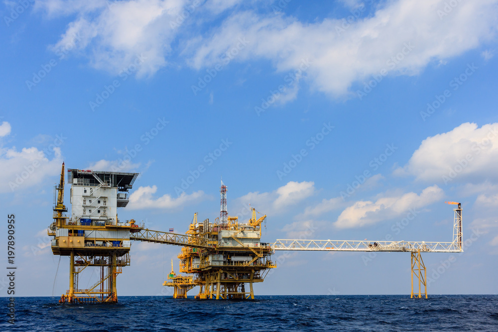 Offshore oil and Gas central processing platform and remote platform ...