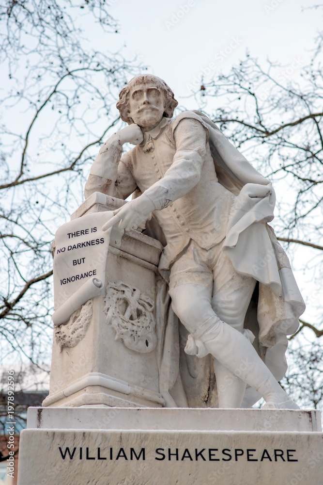 william shakespeare statue Stock Photo | Adobe Stock