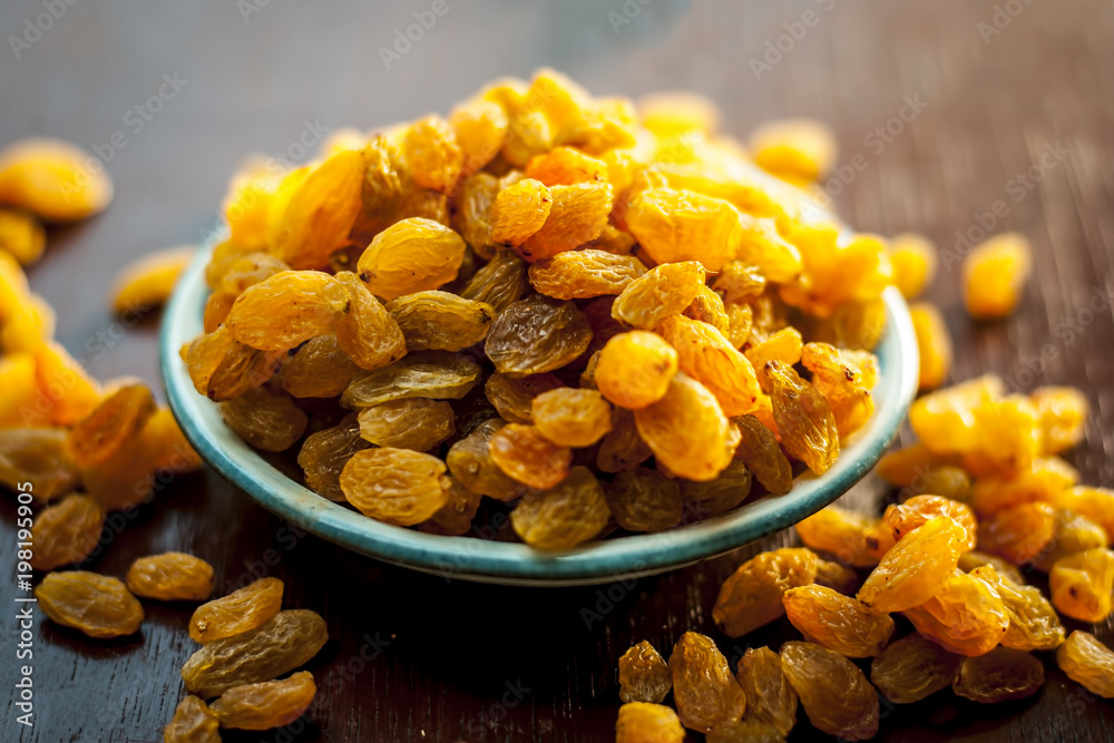 Dark Golden Raisins Vs Raisins