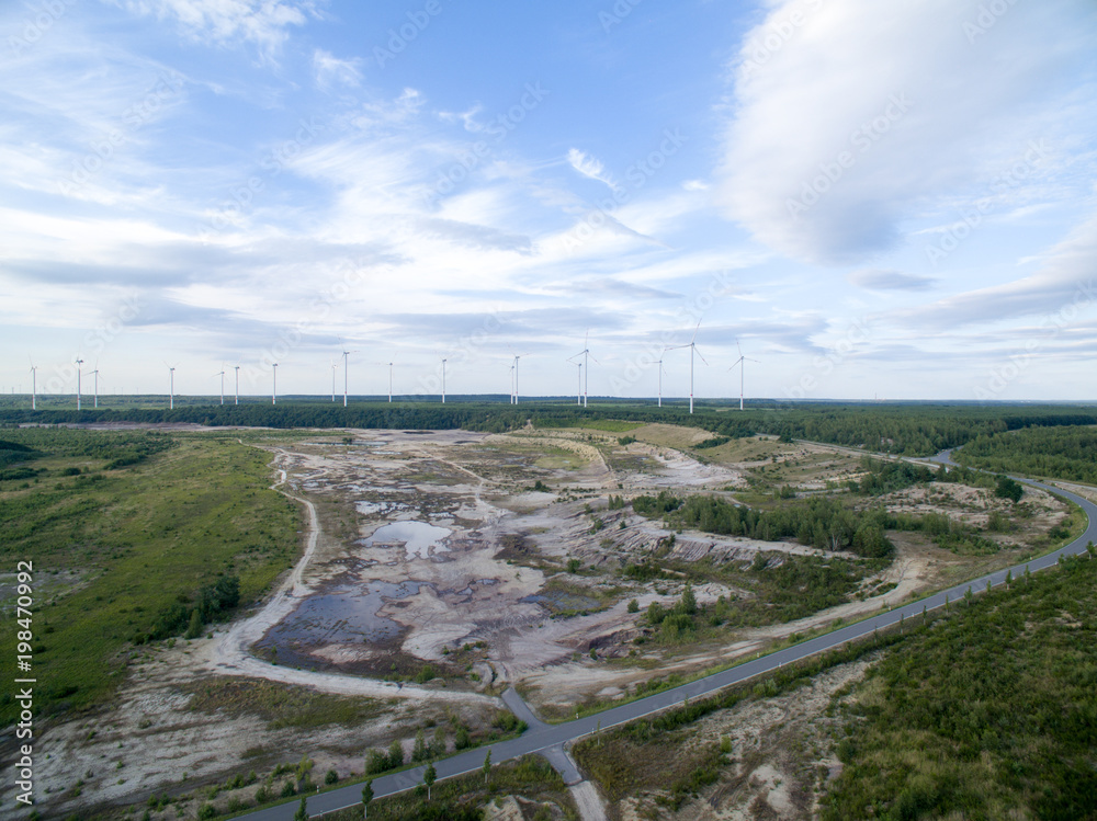 Luftbild Straße Wald Landschaft mit Windrad Windpark Strom Stock Photo ...