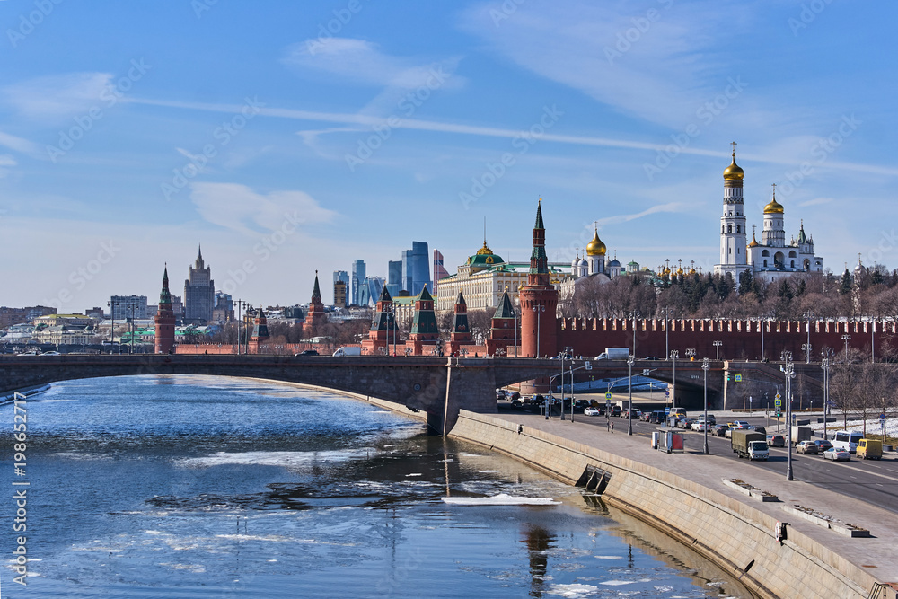 View of Moskva river and Kremlin from new floating bridge in Zaryadye ...