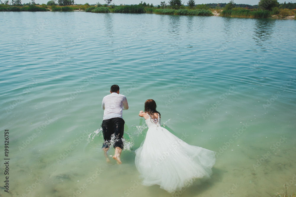 Beautiful Wedding With Water