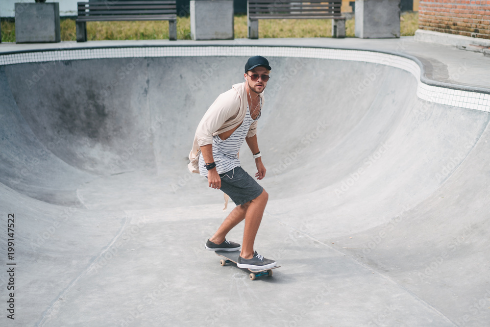 Sub Skate Pool Skateboard