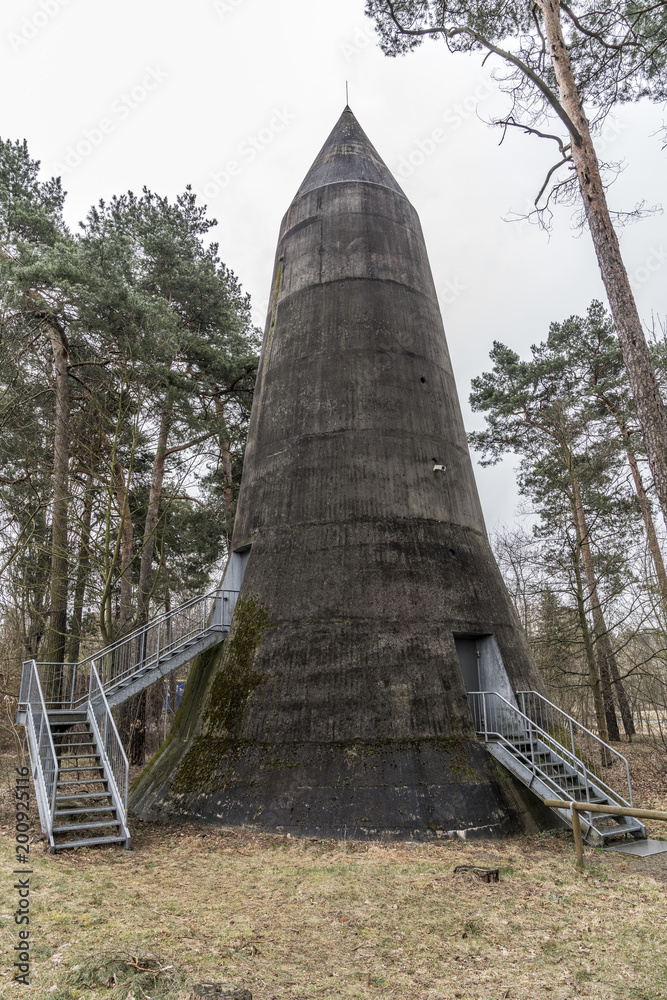 Luftschutzbunker aus dem Zweiten Weltkrieg gegen Luftangriffe in ...