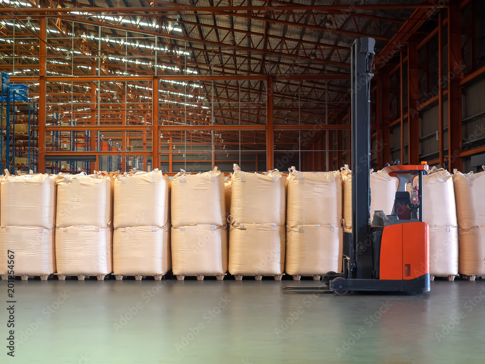 Reach trucks for perfect load control, material /jumbo bags handling ...