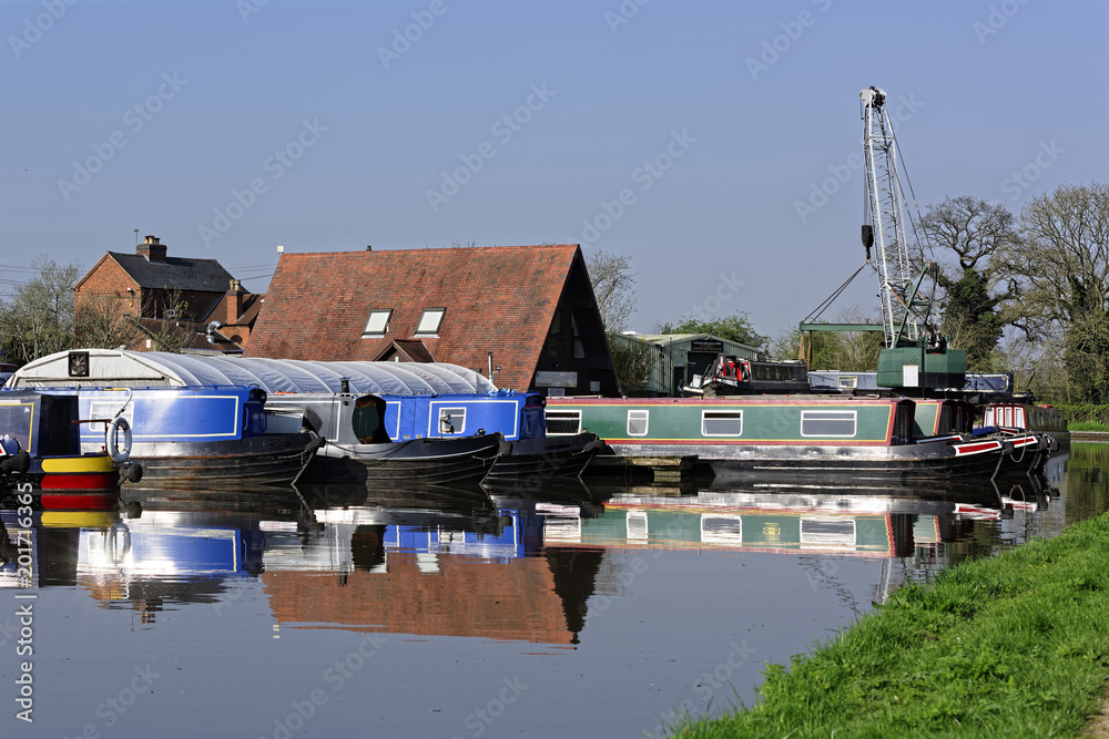 The amazing network of canals, junctions, locks and tunnels left over ...