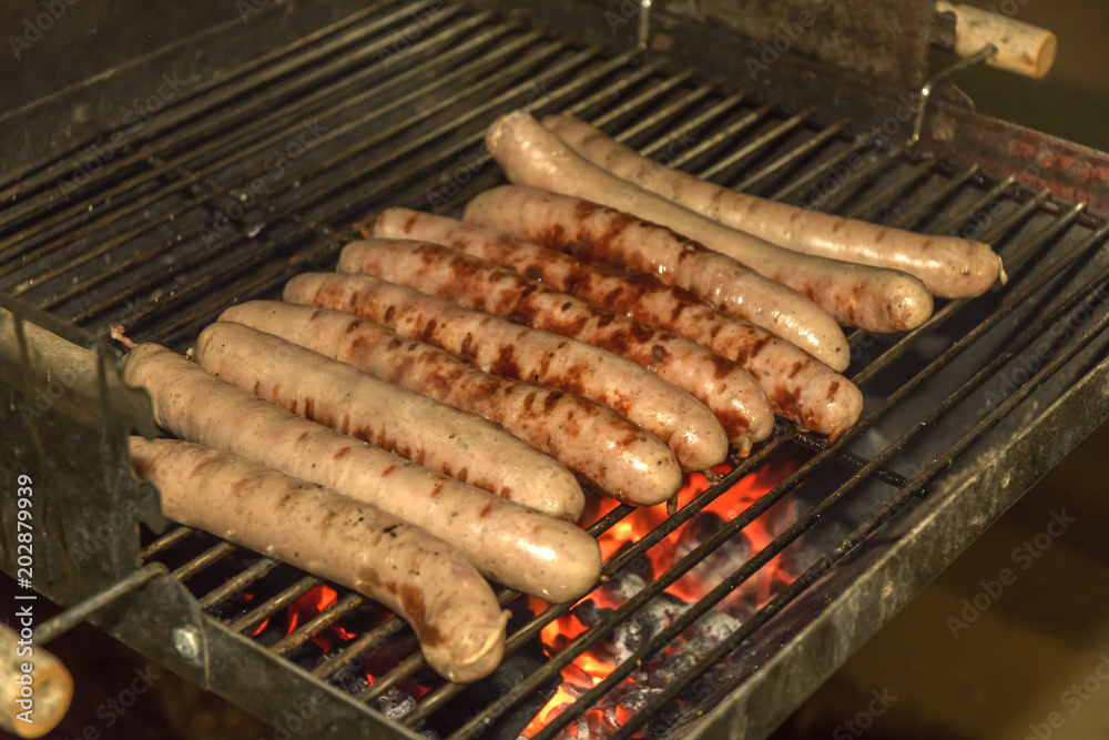 Wurst auf dem Grill, Bratwurst Stock-Foto | Adobe Stock