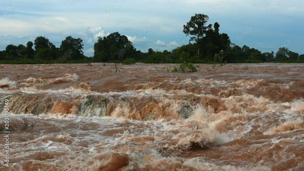Vidéo Stock Khone Phapheng are part of the Khone Falls, largest ...