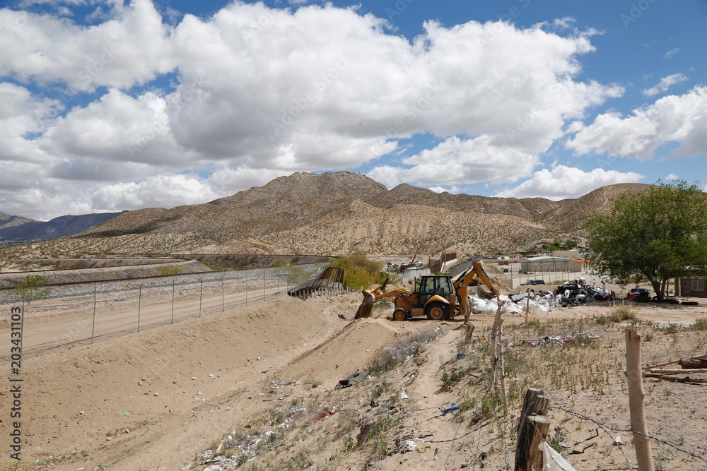 Anapra es una aldea ubicada en juarez lugar donde se construye el muro ...