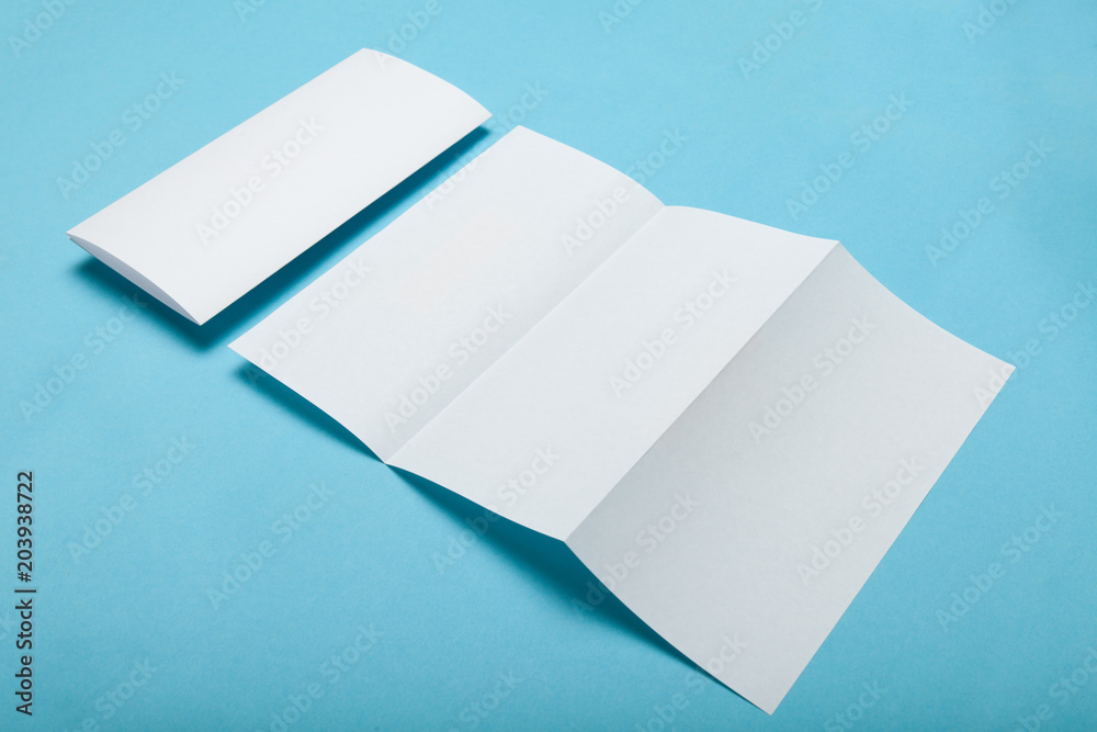 Foto de White empty fold leaflet tri fold DL flyer brochure, mockup. do ...