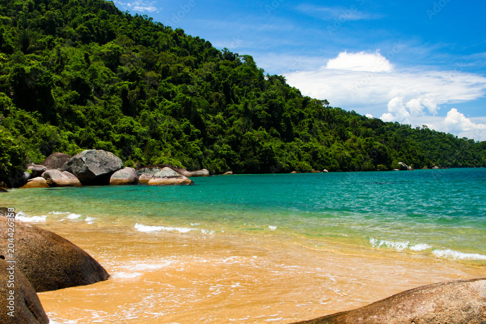 Peaceful Wallpaper: Crystal clear waters at Paraty beach, Rio de ...