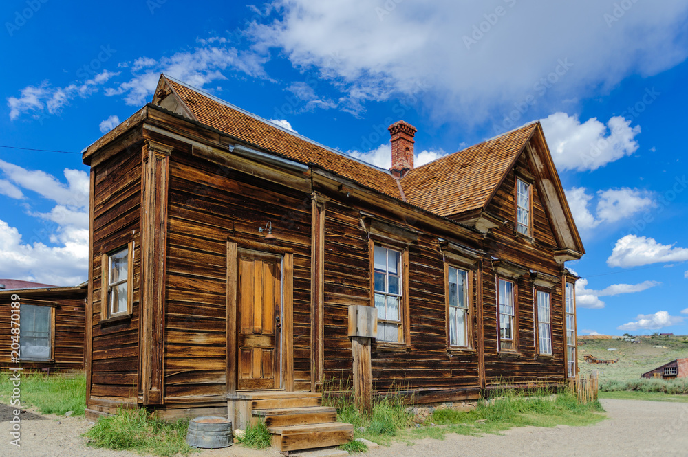 Foto de Ruined Buildings in the Californian Ghost Town of Bodie. Bodie ...