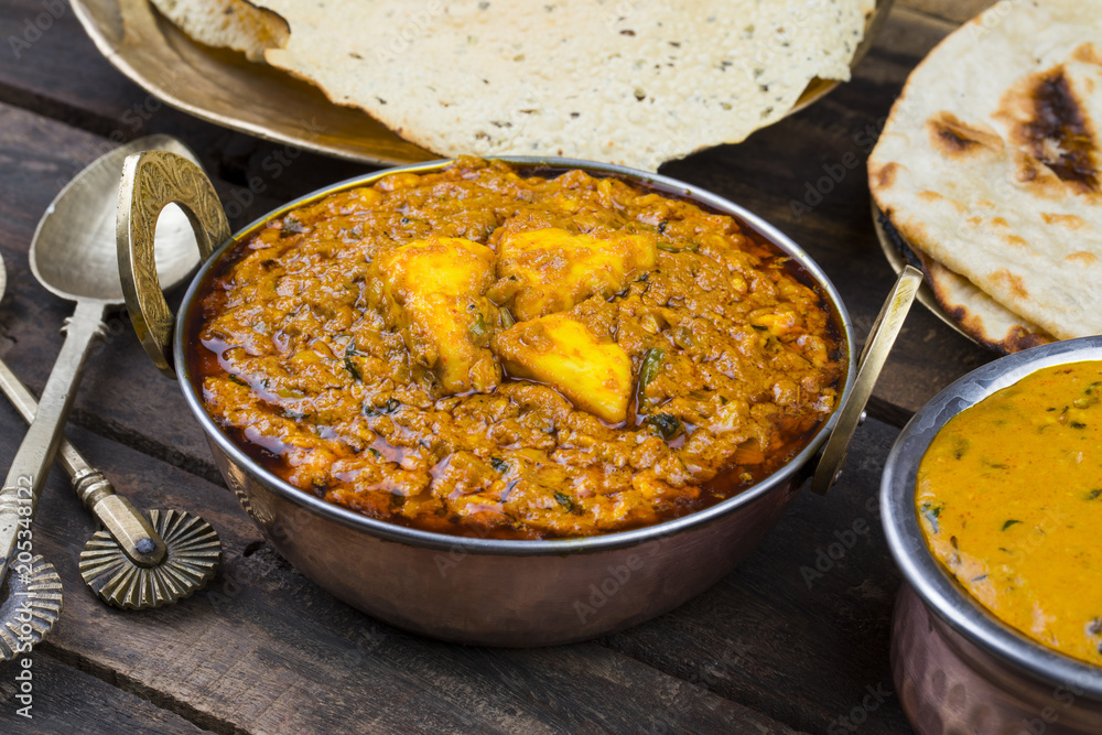 Indian Food Kadai Paneer Served With Dal Makhani, Tandoori or Papad ...