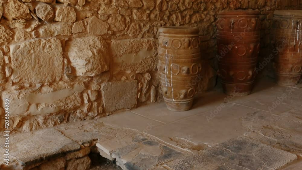 Vídeo do Stock: Room with three large Pithoi, or storage jars, in the ...