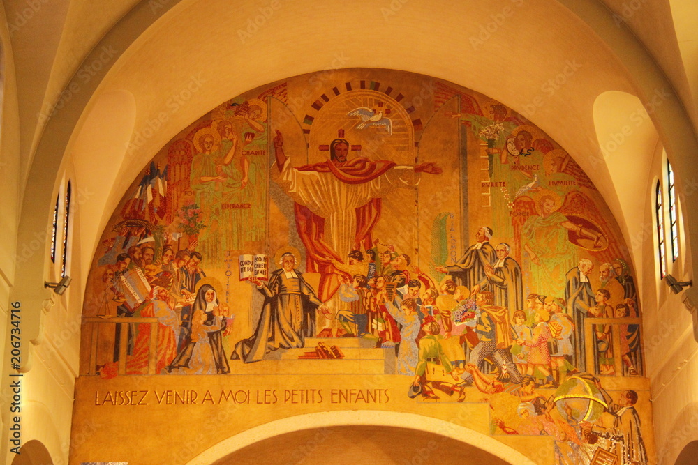 Fresque de l'église Saint Jean Baptiste de la Salle à Paris Stock-Foto ...