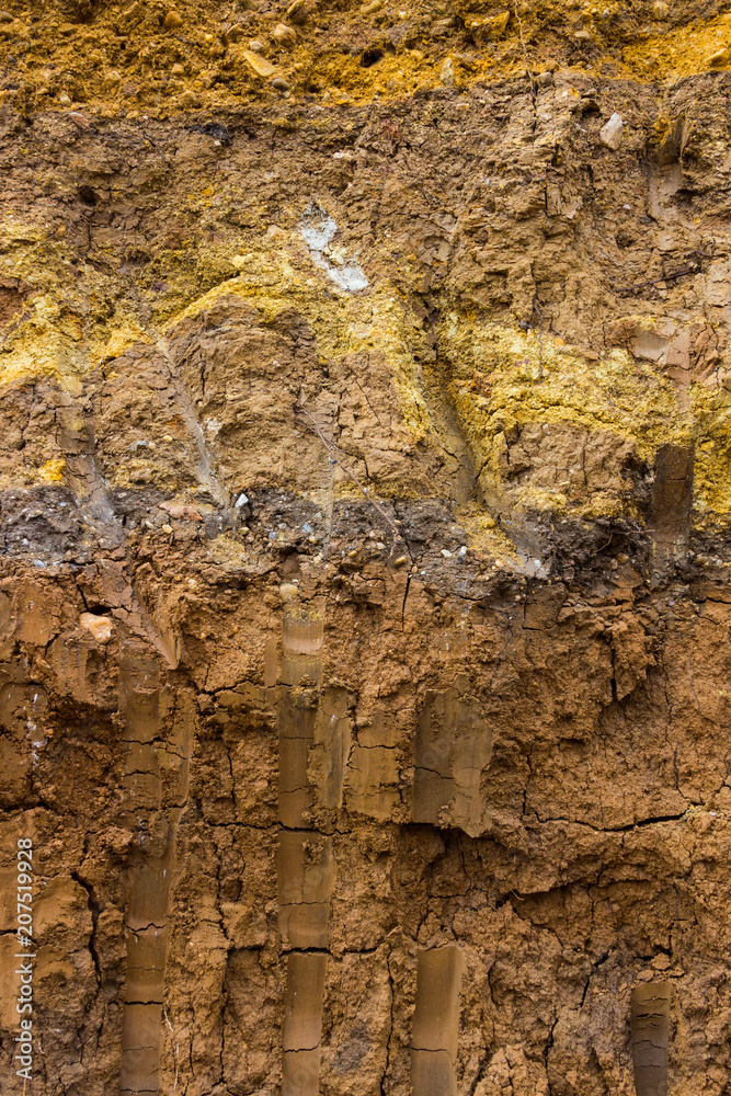 vertical section of land, different rocks, alumina, clay and others ...