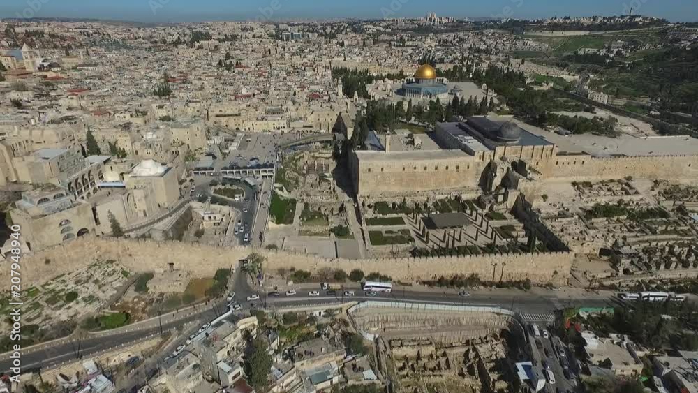 Vídeo do Stock: Drone Shot Above Al-Aqsa Mosque On Temple Mount ...