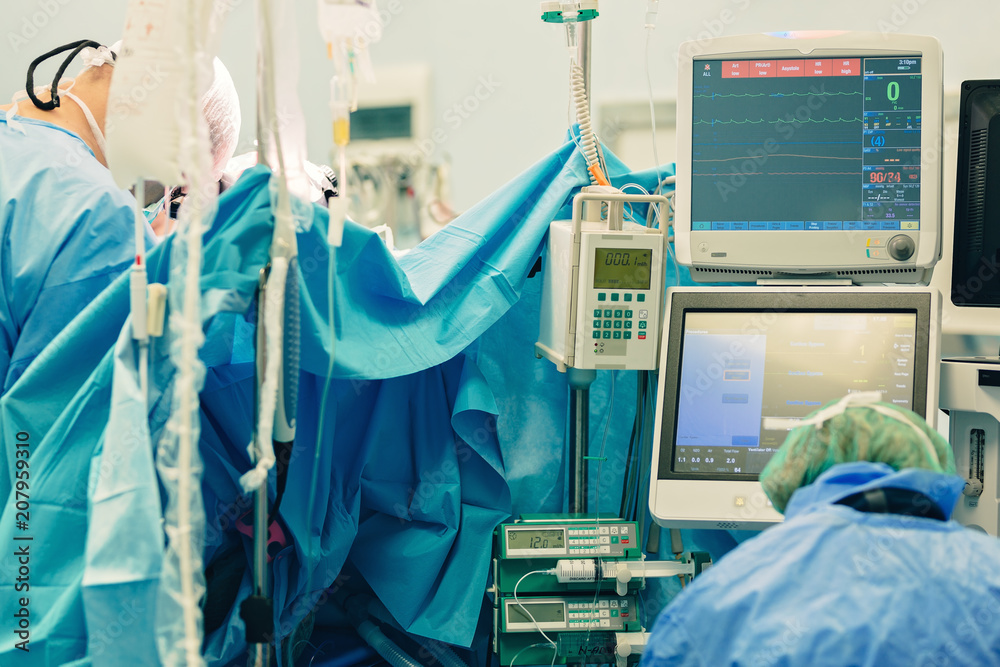 Stockfoto Total Artificial Heart connected in surgery to TAH pump that ...